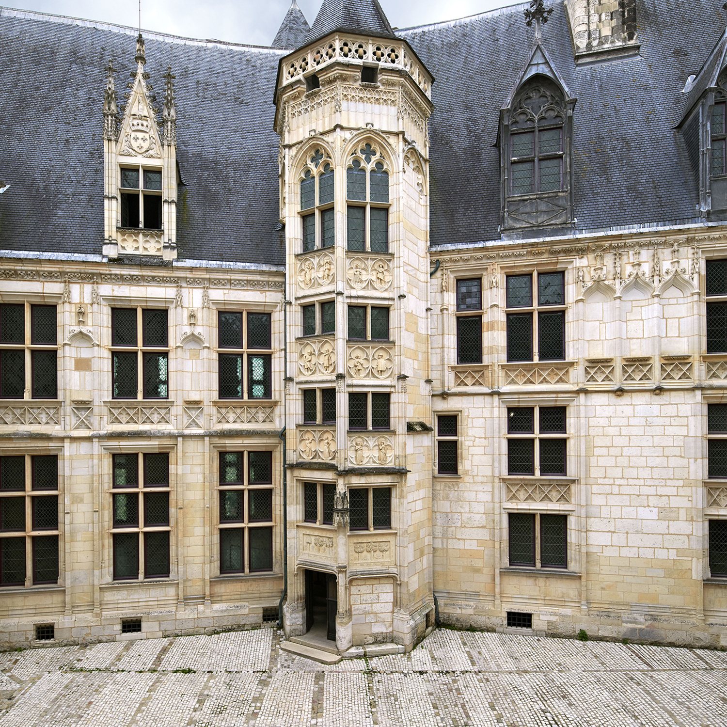 Le palais Jacques Cœur en lice pour devenir "Monument préféré des ...